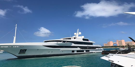 M/Y Surpina Runs Aground in The Bahamas